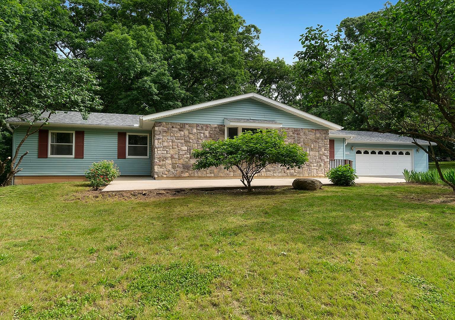 1152 E Helle Rd, Oregon, IL 61061 | Zillow