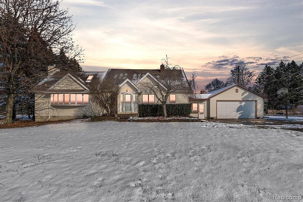 5610 Stewart Rd, Monroe, MI 48162 | Zillow