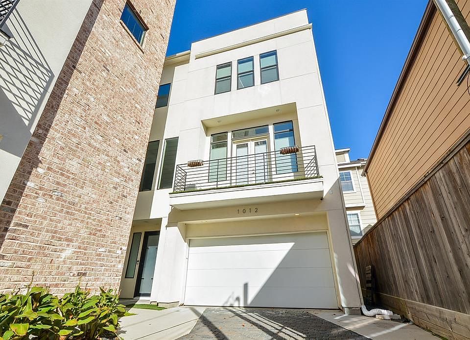 1012 Robin St, Houston, TX 77019 | Zillow