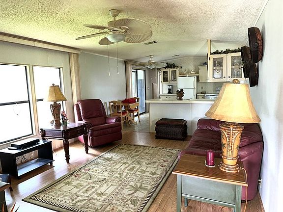 35 Lakeview Dr, Mulberry, FL 33860 | MLS #11200875 | Zillow