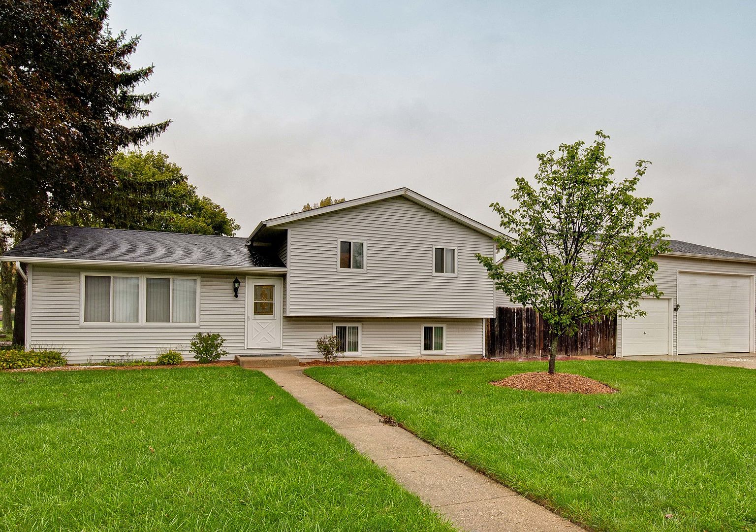 20511 N Clarice Ave, Prairie View, IL 60069 | Zillow