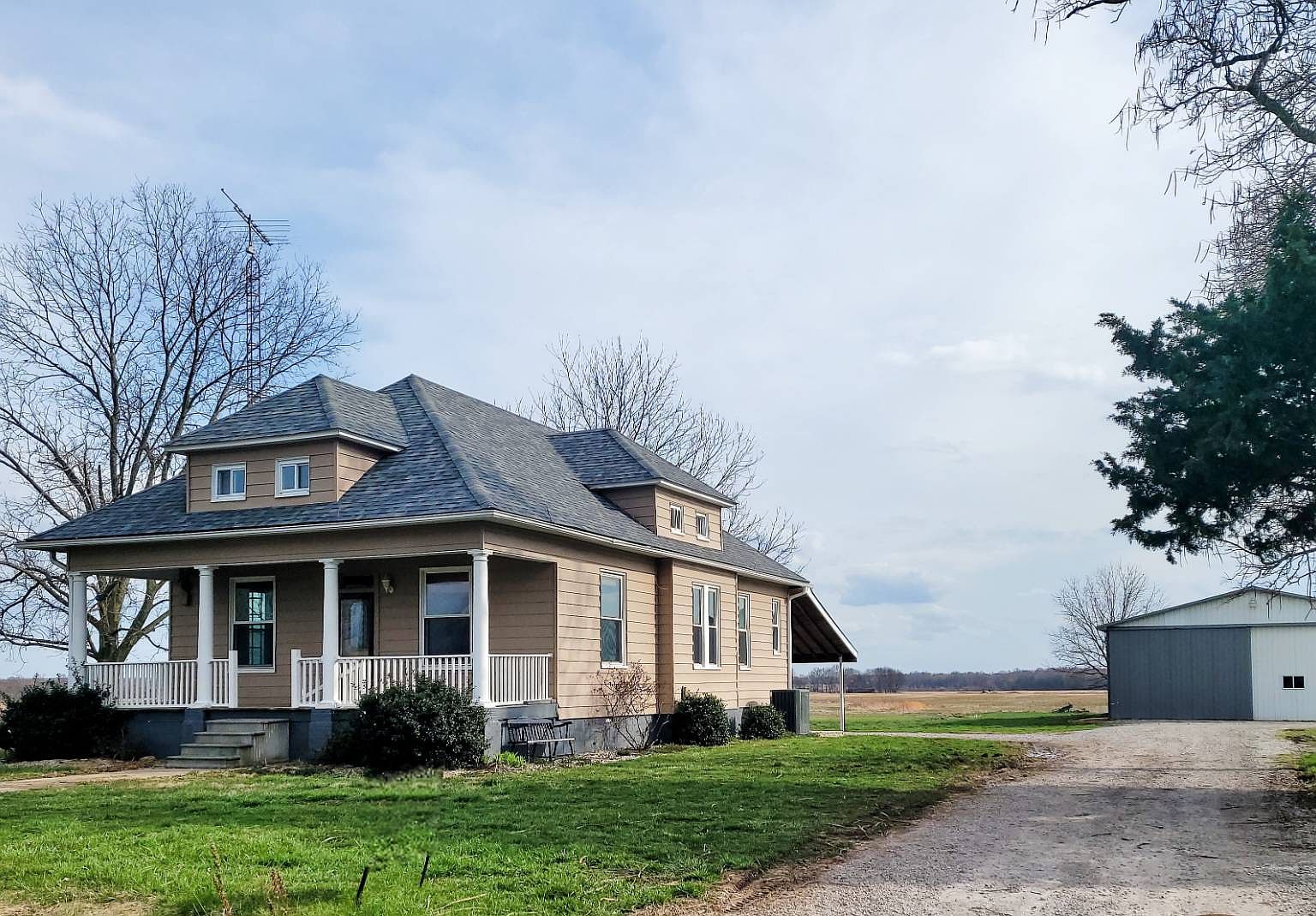 353 E Mechanic St, Geff, IL 62842 | Zillow