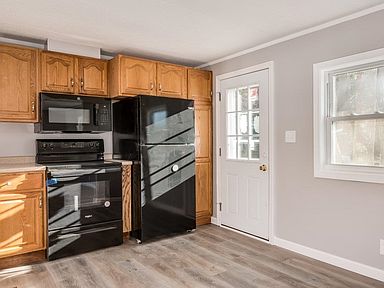 56 Royal Crest Park, Rochester, NH 03867 | Zillow