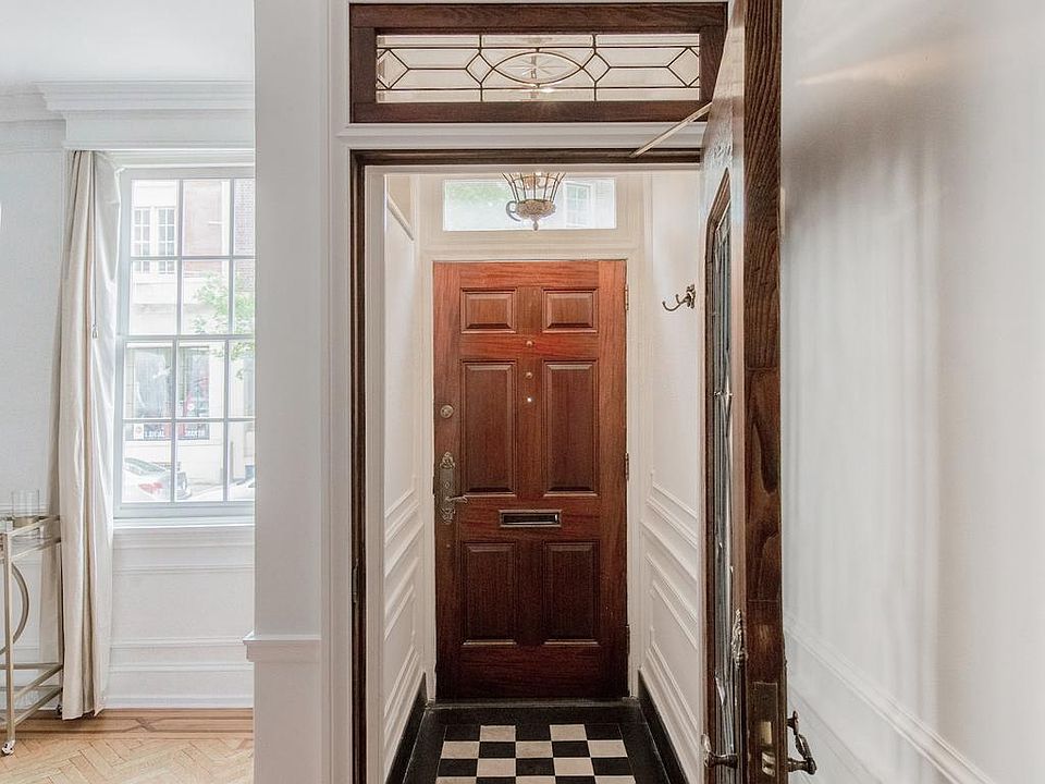 2039 Locust St, Philadelphia, PA 19103 | Zillow