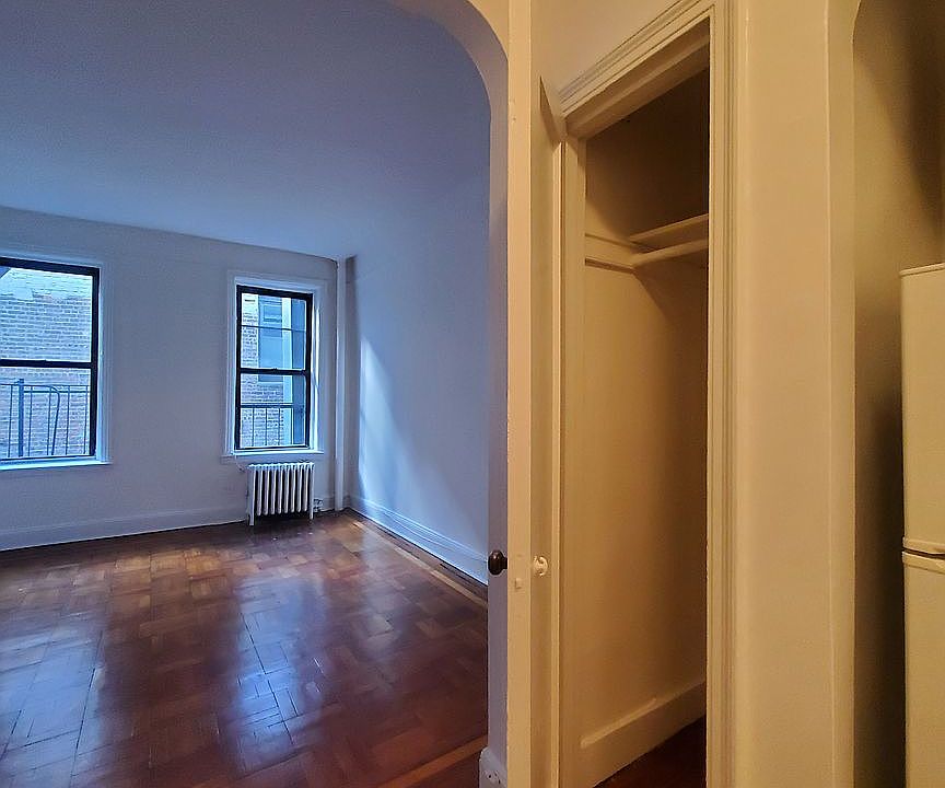 1069 1st Ave APT 3A, New York, NY 10022 | Zillow