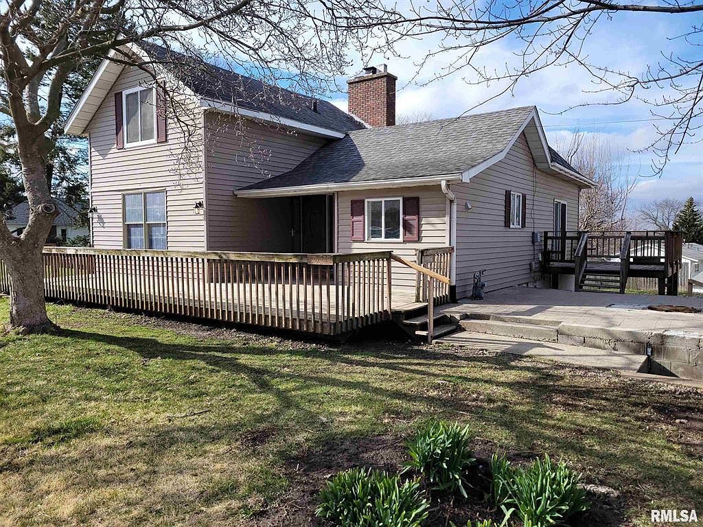 2222 W Central Park Ave, Davenport, IA 52804 | Zillow