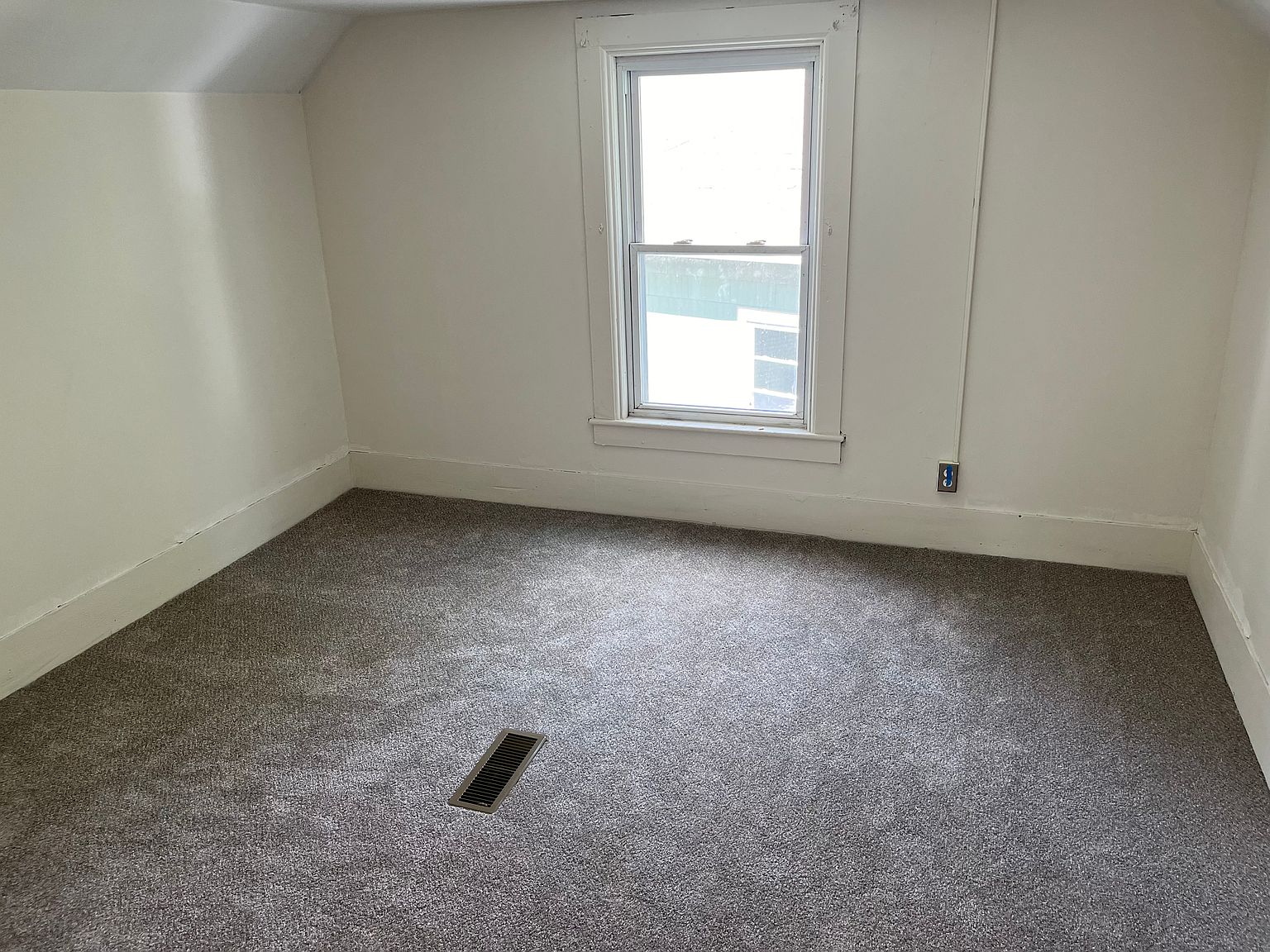 14 Grant St #2, South Hadley, MA 01075 | Zillow