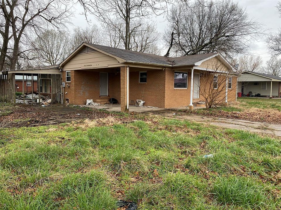 301 Shelley St, Parma, MO 63870 | Zillow