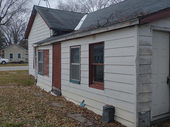 310 N Main St, New Canton, IL 62356 | MLS #CA1026588 | Zillow