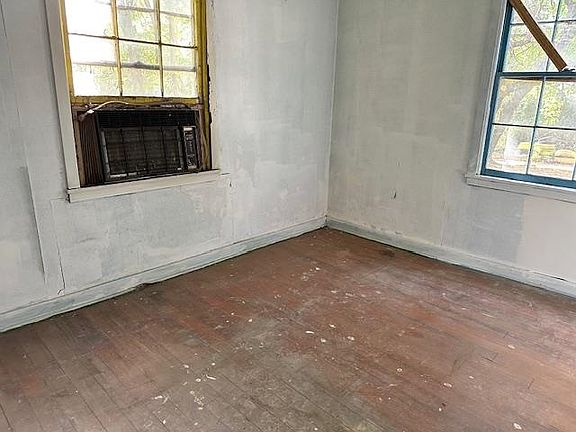 4265 E Whitney Ln, Wichita, KS 67210 | Zillow