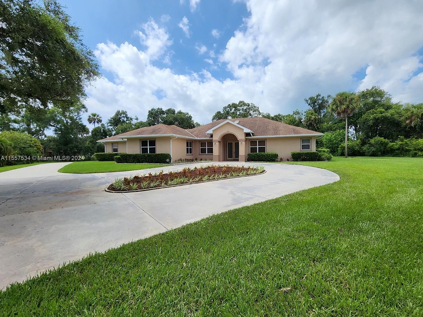 2526 SW 21st Ct, Okeechobee, FL 34974 | MLS #A11557534 | Zillow
