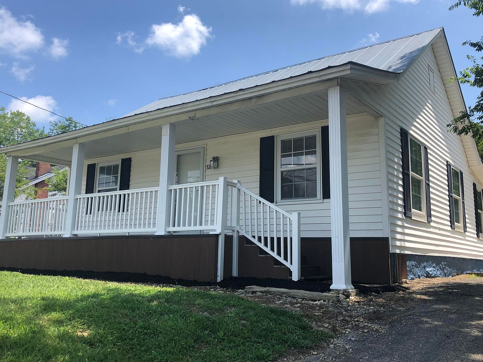 721 N Charles G Seivers Blvd, Clinton, TN 37716 | Zillow