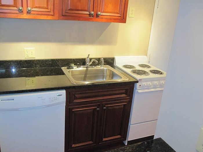 214 Andrews St APT 1A, Rochester, NY 14604 | Zillow