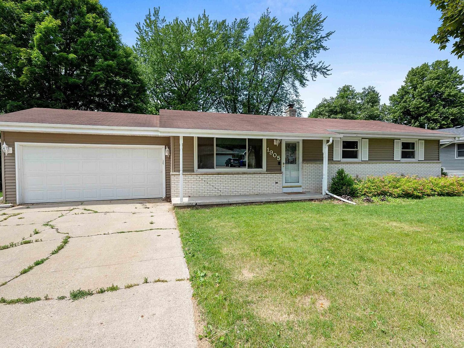1905 Glenview Ave, Kaukauna, WI 54130 | Zillow