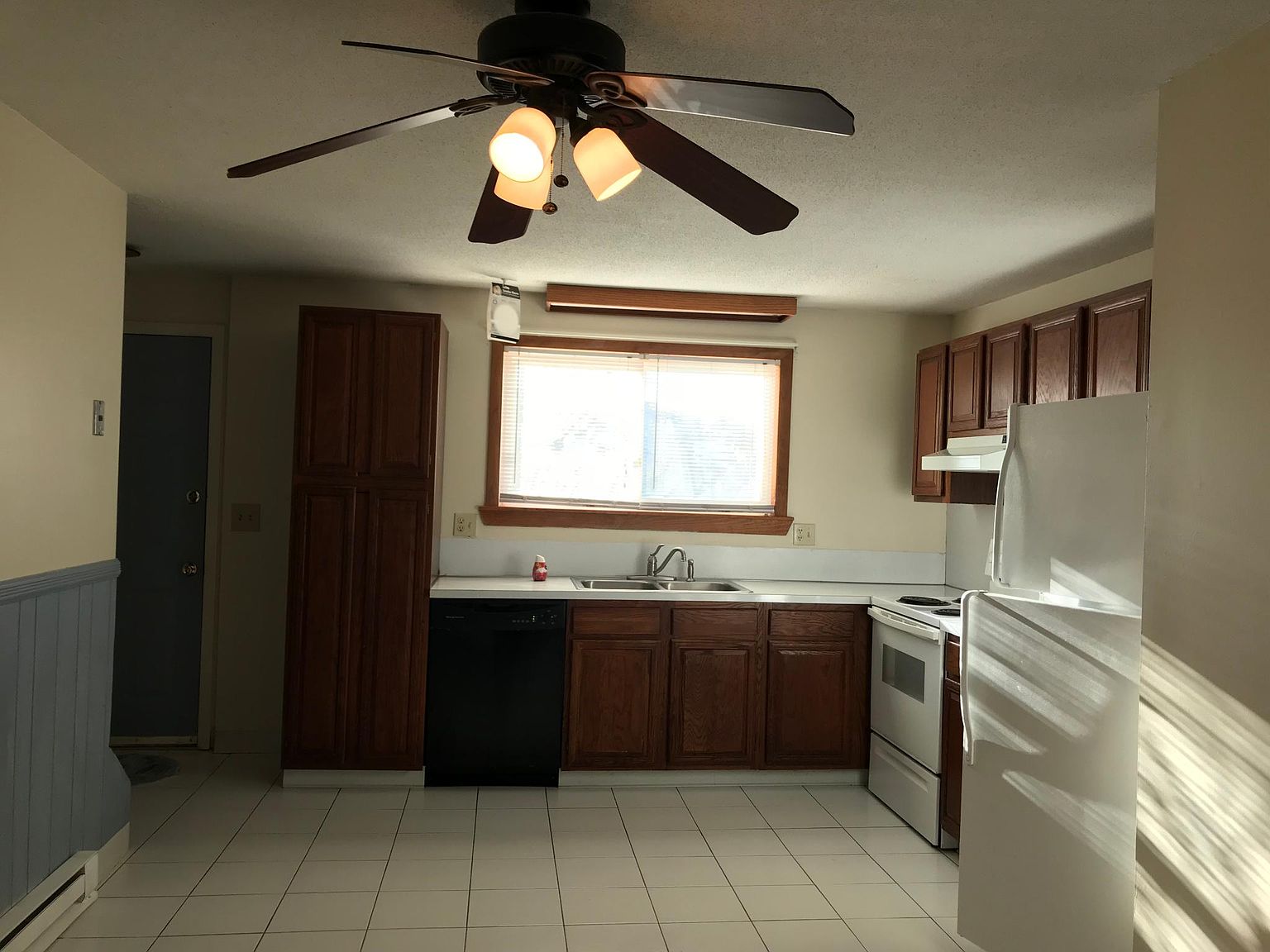 461 Spring St APT 8B, Naugatuck, CT 06770 | Zillow