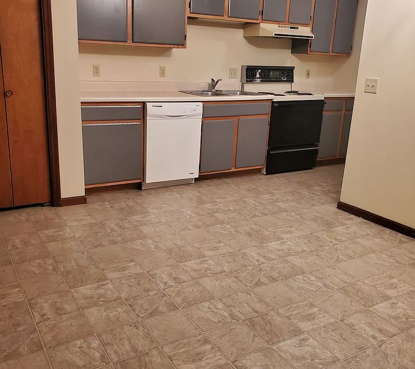 1510 Boswell Ave - 1510 Boswell Ave Crete NE (2 units available) | Zillow