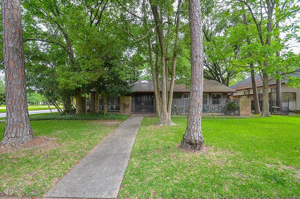 5103 Grape St, Houston, TX 77096 | Zillow