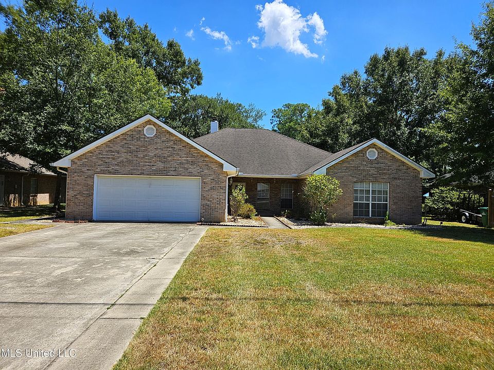 74607 Diamondhead Dr N, Diamondhead, MS 39525 | Zillow