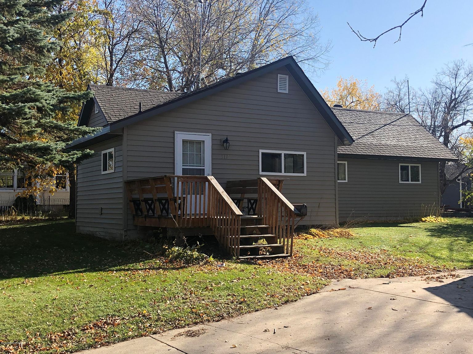 317 State St E, Detroit Lakes, MN 56501 | Zillow