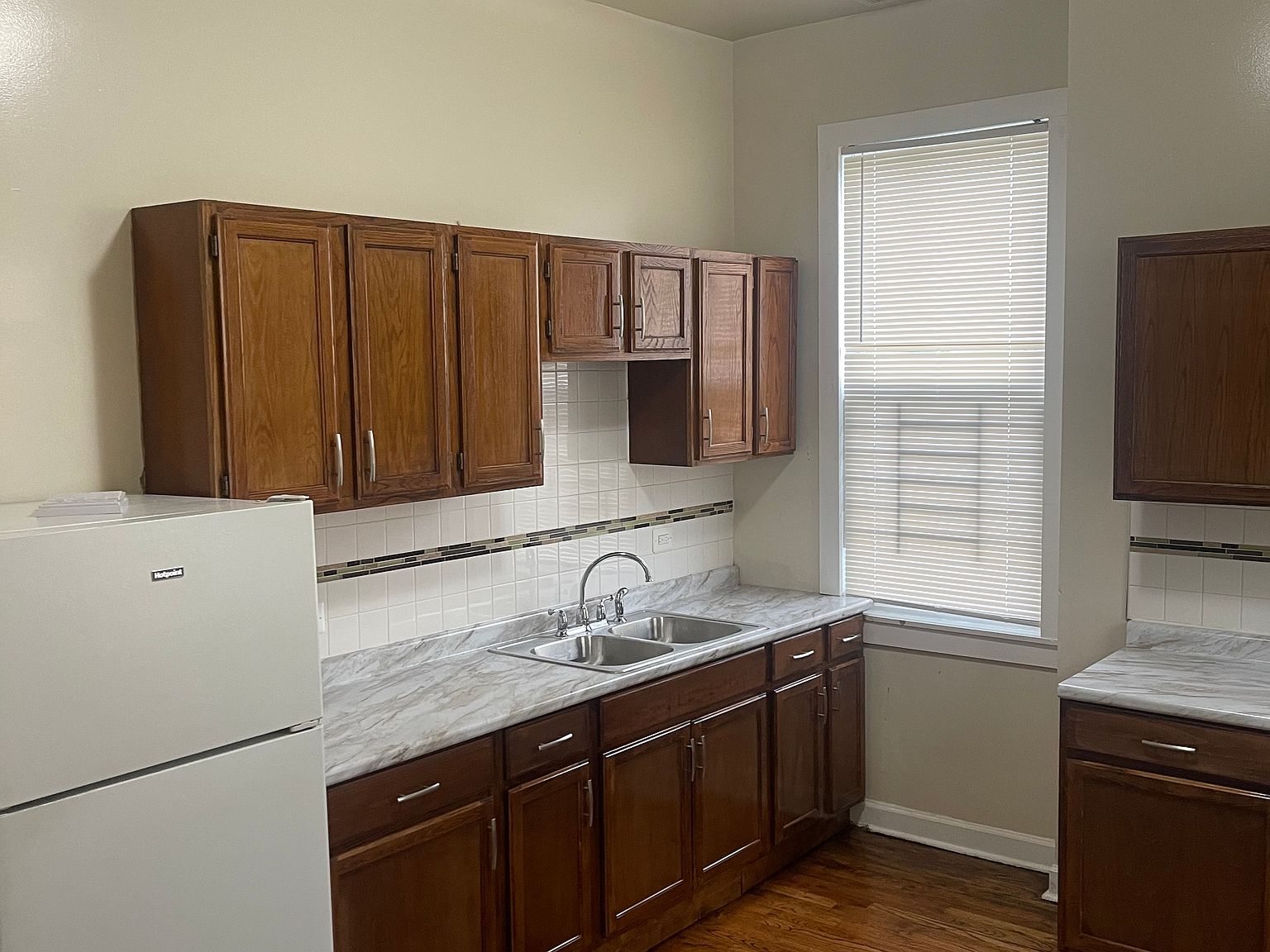 726 E 42nd St #3, Chicago, IL 60653 | Zillow