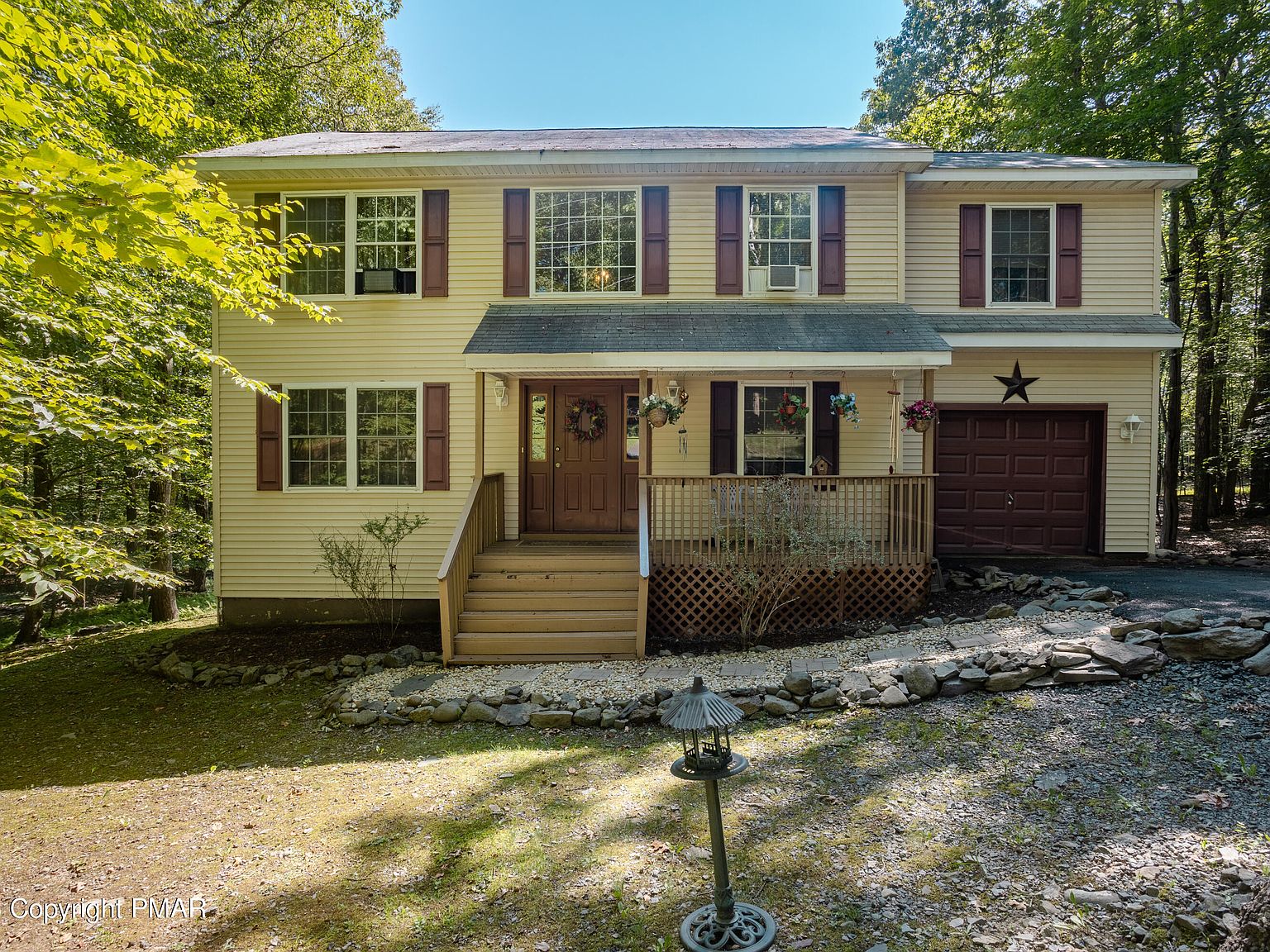 669 Whipporwill Dr, Bushkill, PA 18324 | Zillow