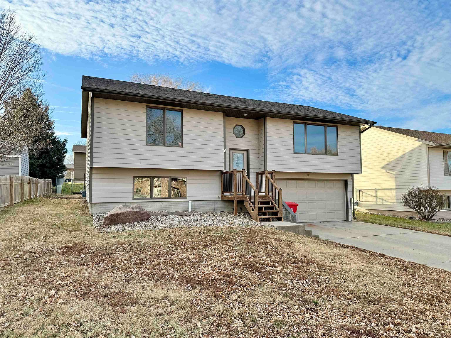 511 W 17th St, Yankton, SD 57078 | Zillow