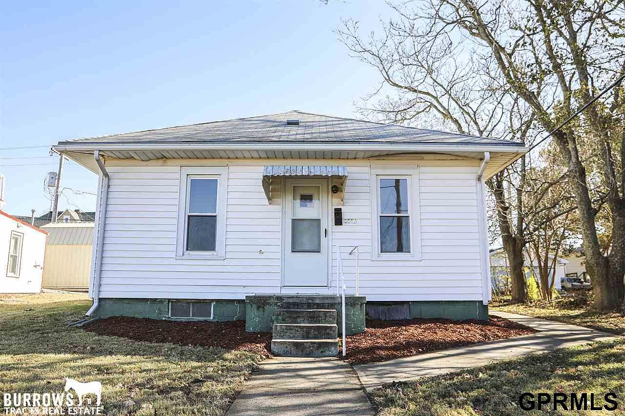 1316 Barada St, Falls City, NE 68355 | Zillow