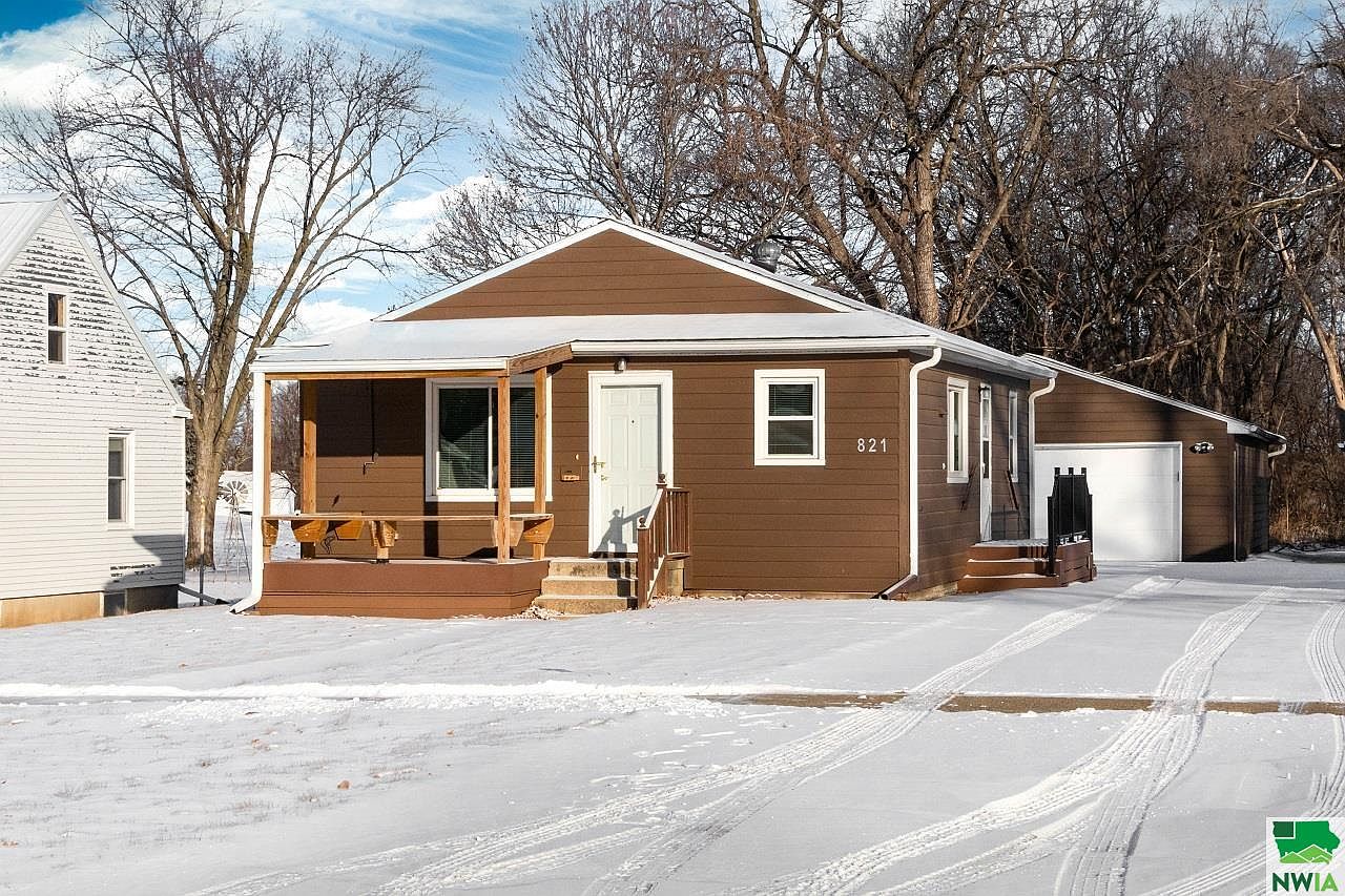821 Main St, Mapleton, IA 51034 | Zillow