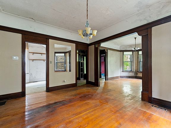 6450 N Newgard Ave, Chicago, IL 60626 | Zillow