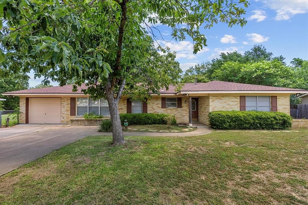122 Anderson Dr, Elgin, TX 78621 | Zillow