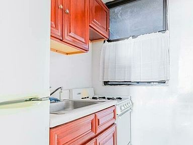 305 Spring St APT 1C, New York, NY 10013 | Zillow