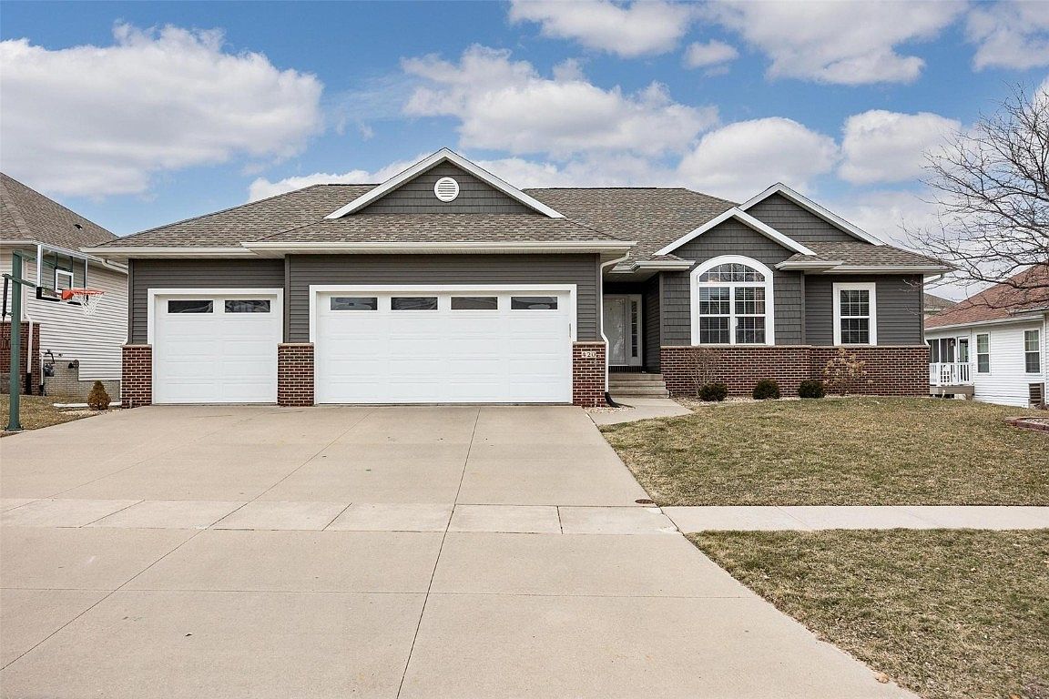 420 34th Ave, Marion, IA 52302 | Zillow