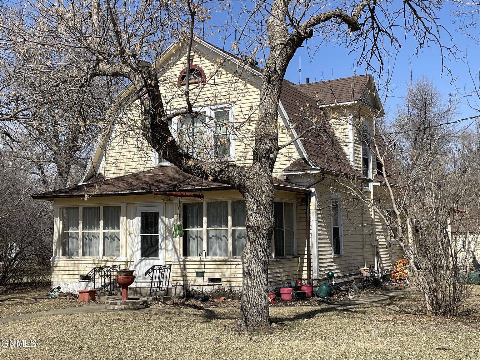 280 2nd Ave, Sutton, ND 58484 | Zillow