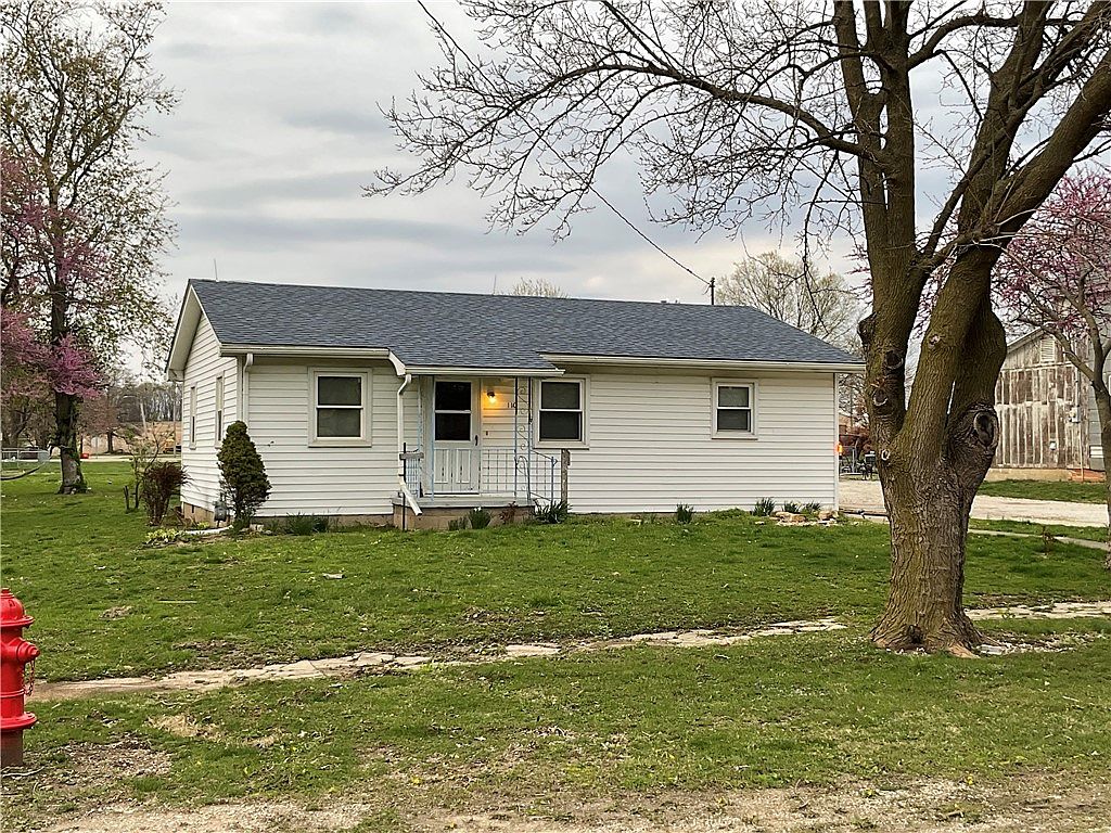110 E Bissell St, Tower Hill, IL 62571 | Zillow