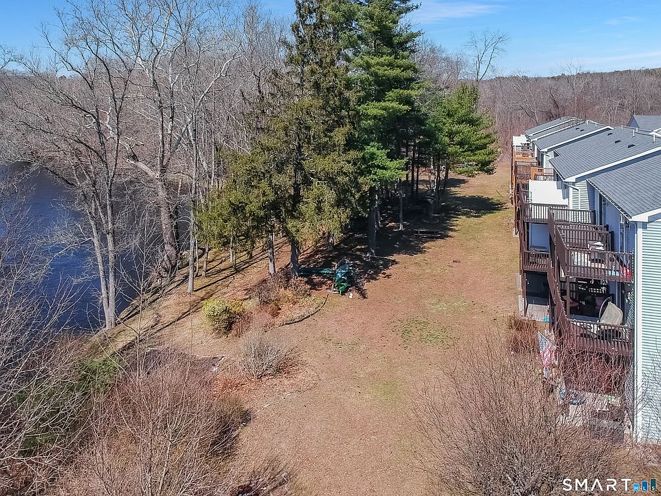 River Run Townhouse - 61 S Main St Jewett City CT | Zillow