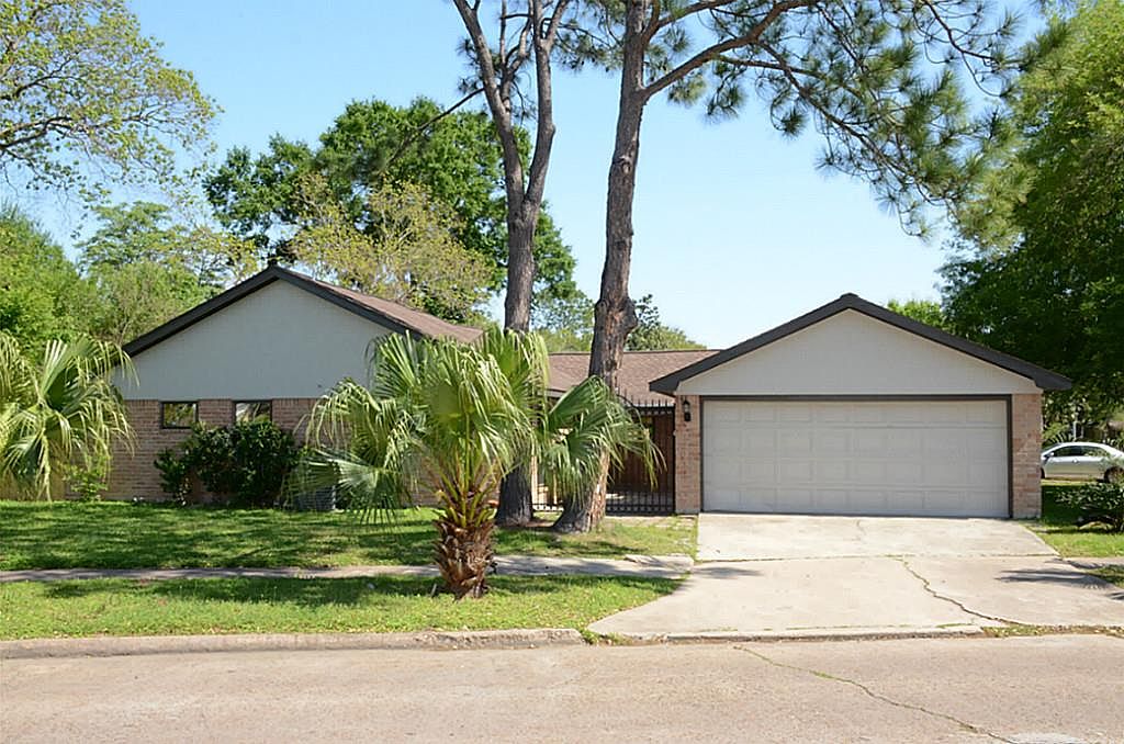 12430 Longbrook Dr, Houston, TX 77099 | Zillow