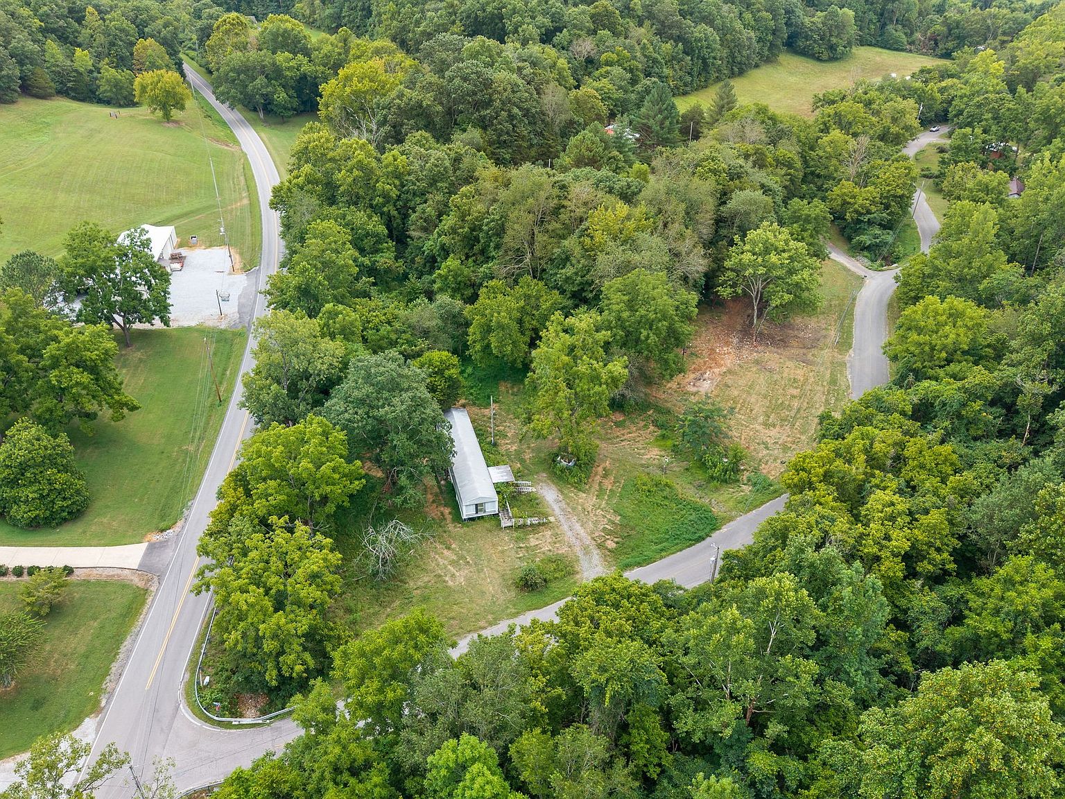 5675 Hodges Rd, Cunningham, TN 37052 | MLS #2969684 | Zillow