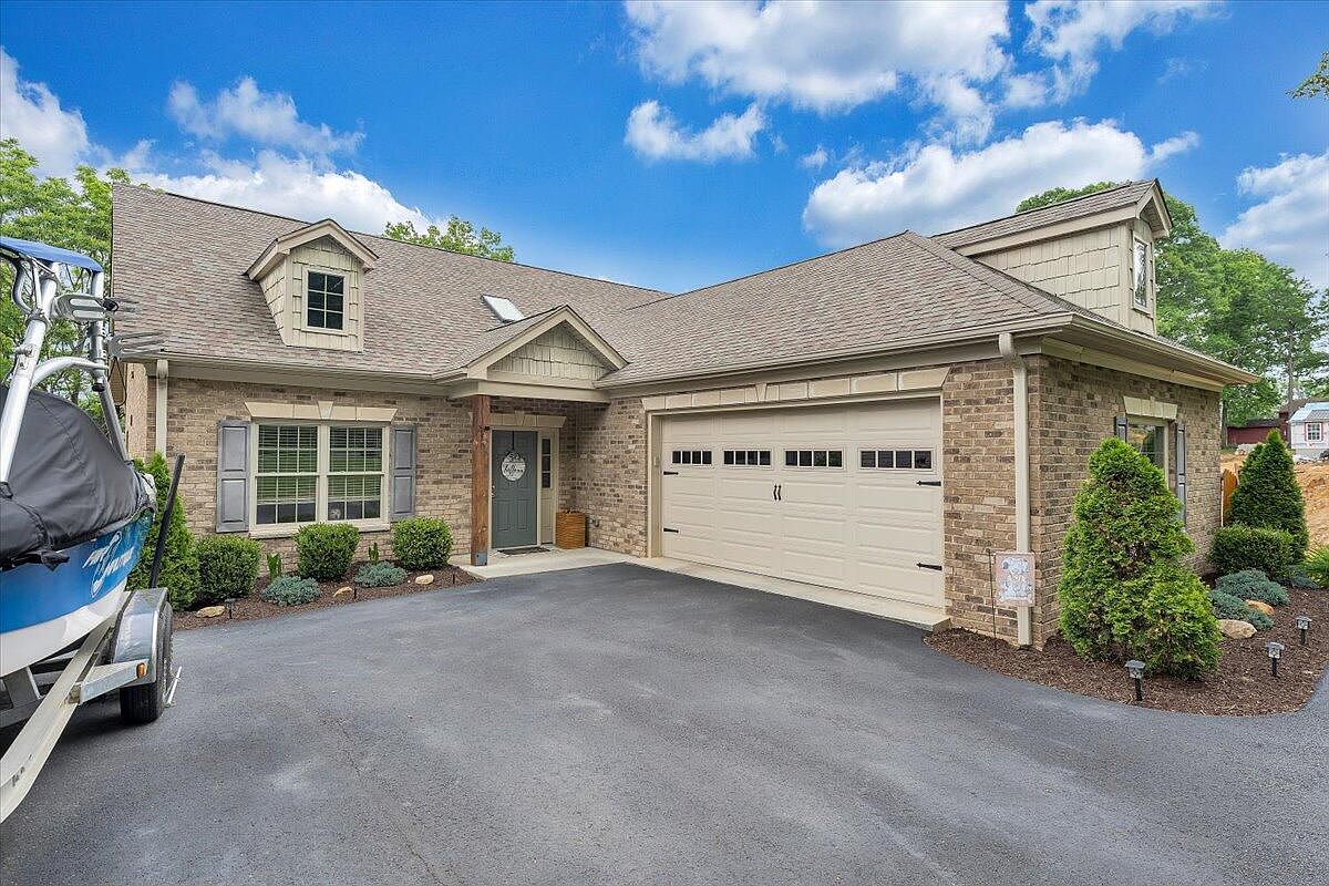 2756 McVitty Rd, Roanoke, VA 24018 | Zillow