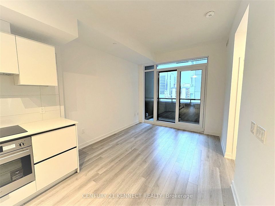 238 Simcoe St Toronto ON | Zillow