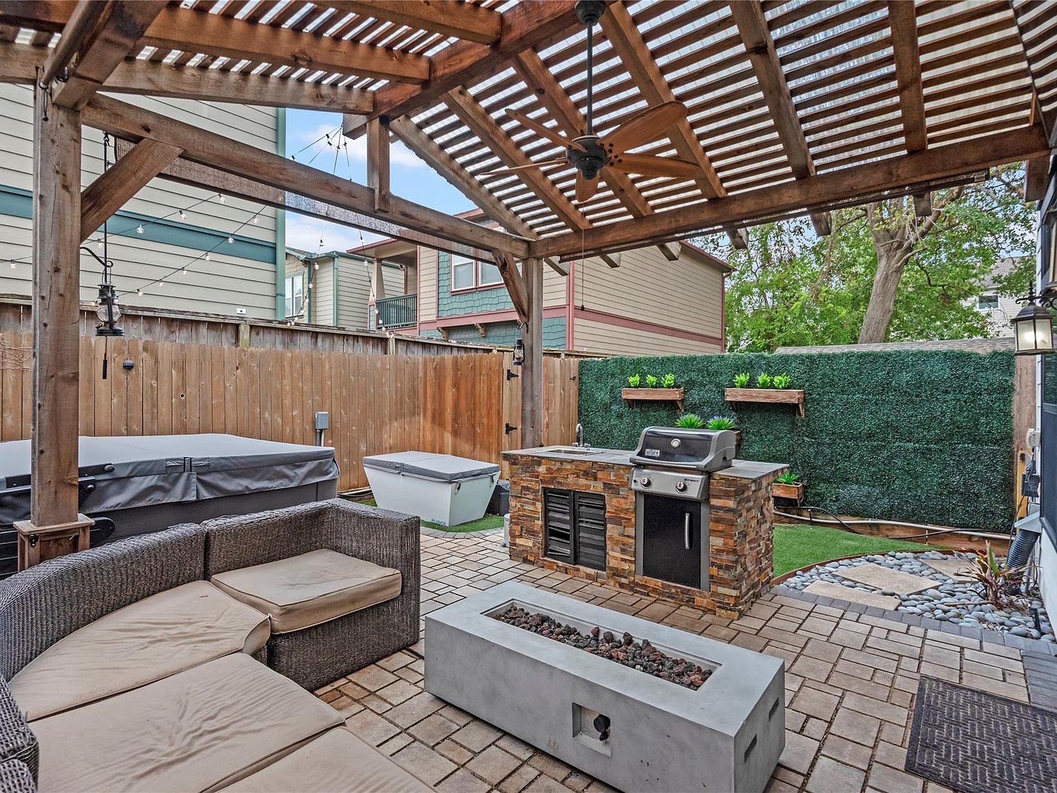 5825 Petty St, Houston, TX 77007 | MLS #62031696 | Zillow