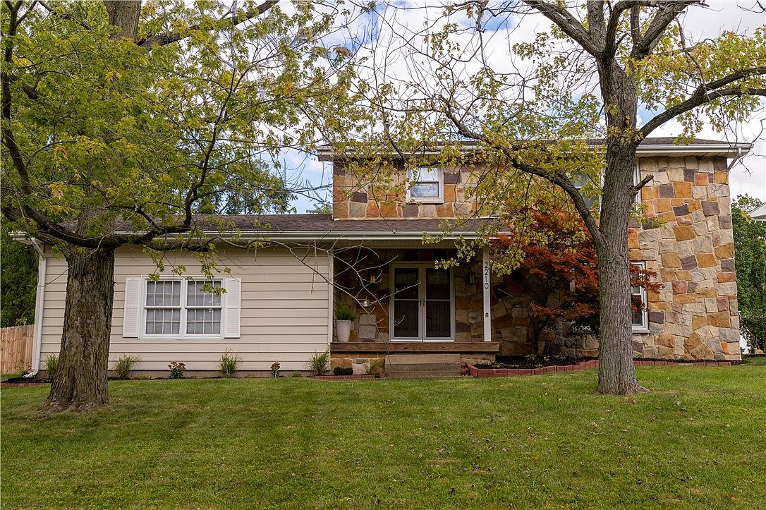 2210 Gary Dr, Decatur, IL 62526 | Zillow