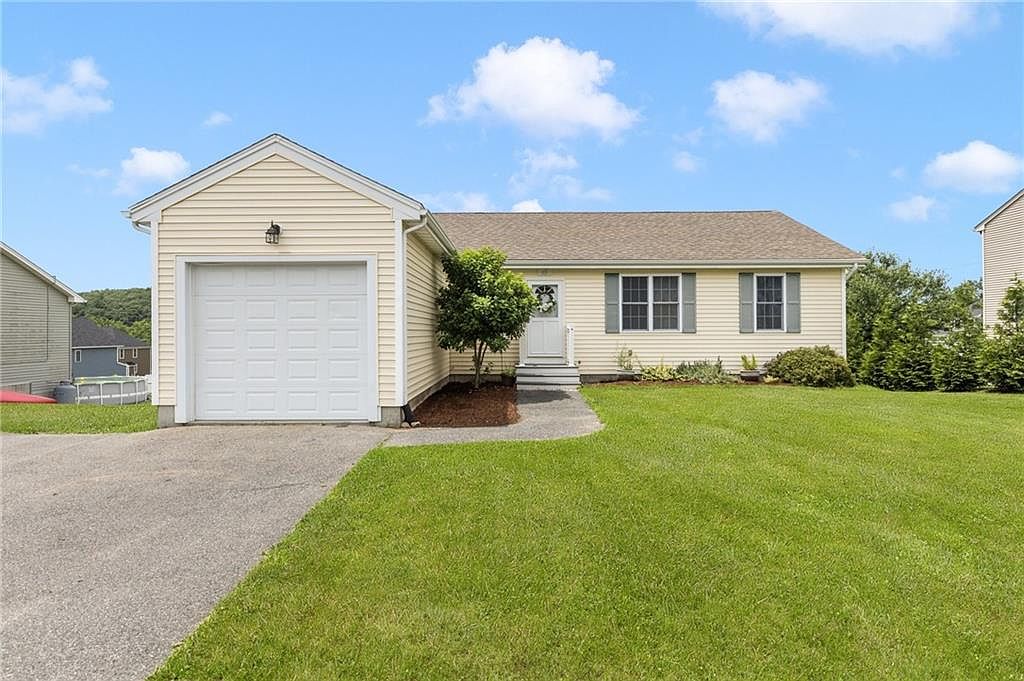 63 Danielle Dr, Woonsocket, RI 02895 | Zillow