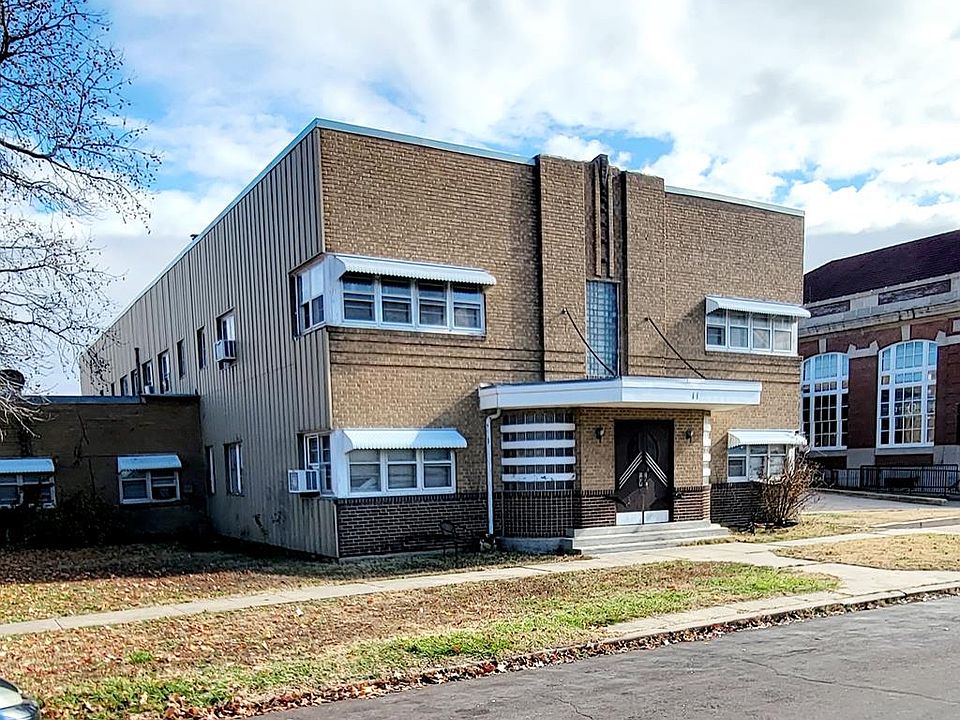 11 N Walnut St, Iola, KS 66749 | Zillow