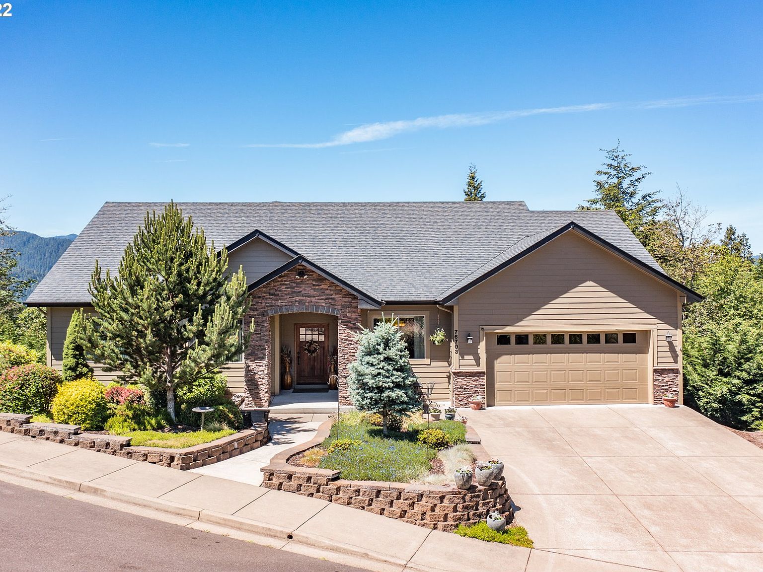 76703 Bugle Loop, Oakridge, OR 97463 | Zillow