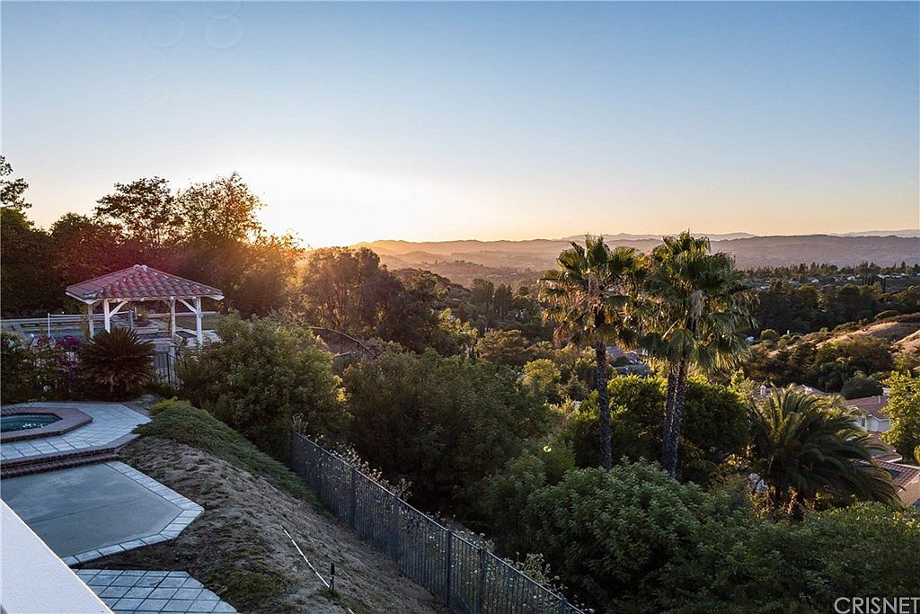 22239 Via Leonardo, Calabasas, CA 91302 | Zillow
