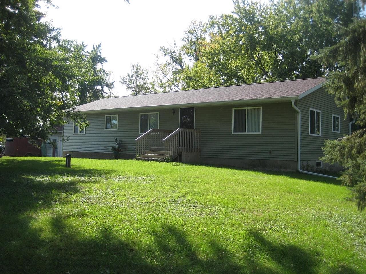 N3811 Hwy 73, Markesan, WI 53946 | Zillow