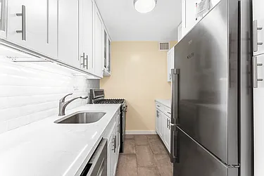 170 West End Avenue #8M in Lincoln Square, Manhattan | StreetEasy