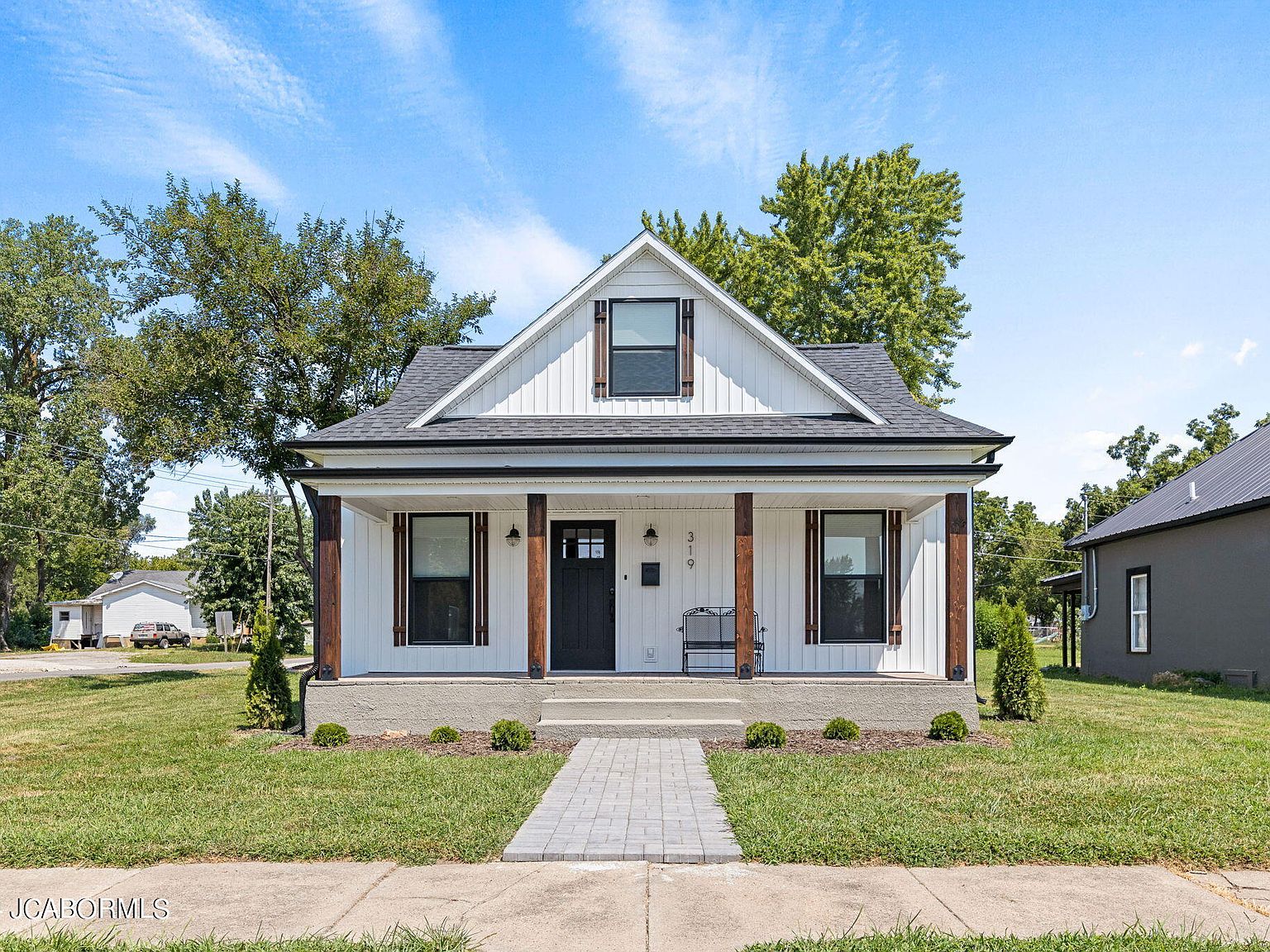319 W North St, Eldon, MO 65026 | Zillow