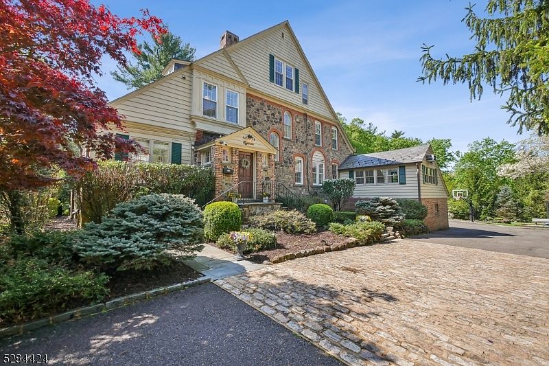18 Chestnut Pl, Short Hills, NJ 07078 | Zillow