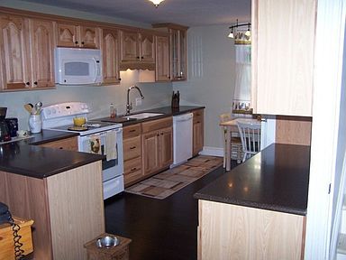 909 Maple St, Honey Brook, PA 19344 | Zillow